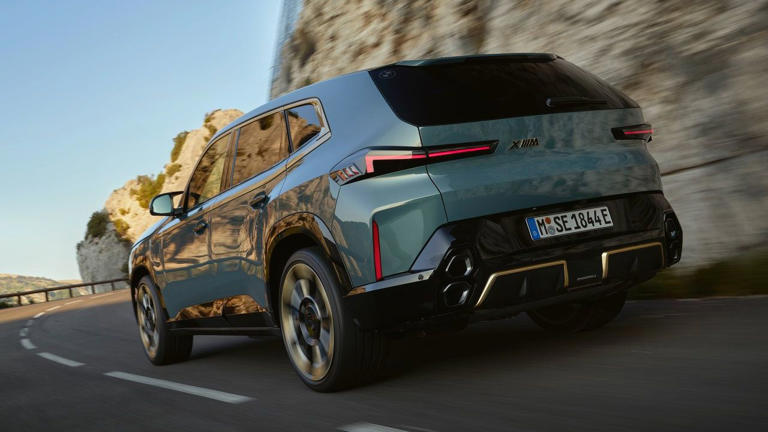 BMW didn’t fix the XM’s face for 2026, but they fixed almost everything ...