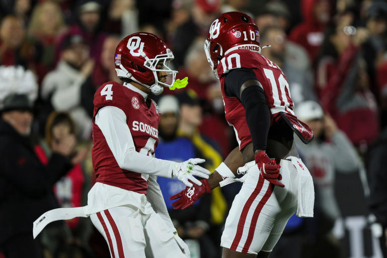 Oklahoma quarterback John Mateer and linebacker Kip Lewis to return for ...