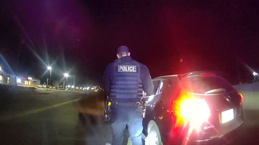 Tulsa police pull over speeding car, find shooting victim inside