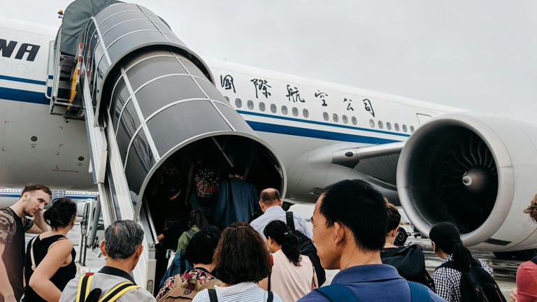 Quit being so antisocial—getting to know your plane seatmate is a good idea