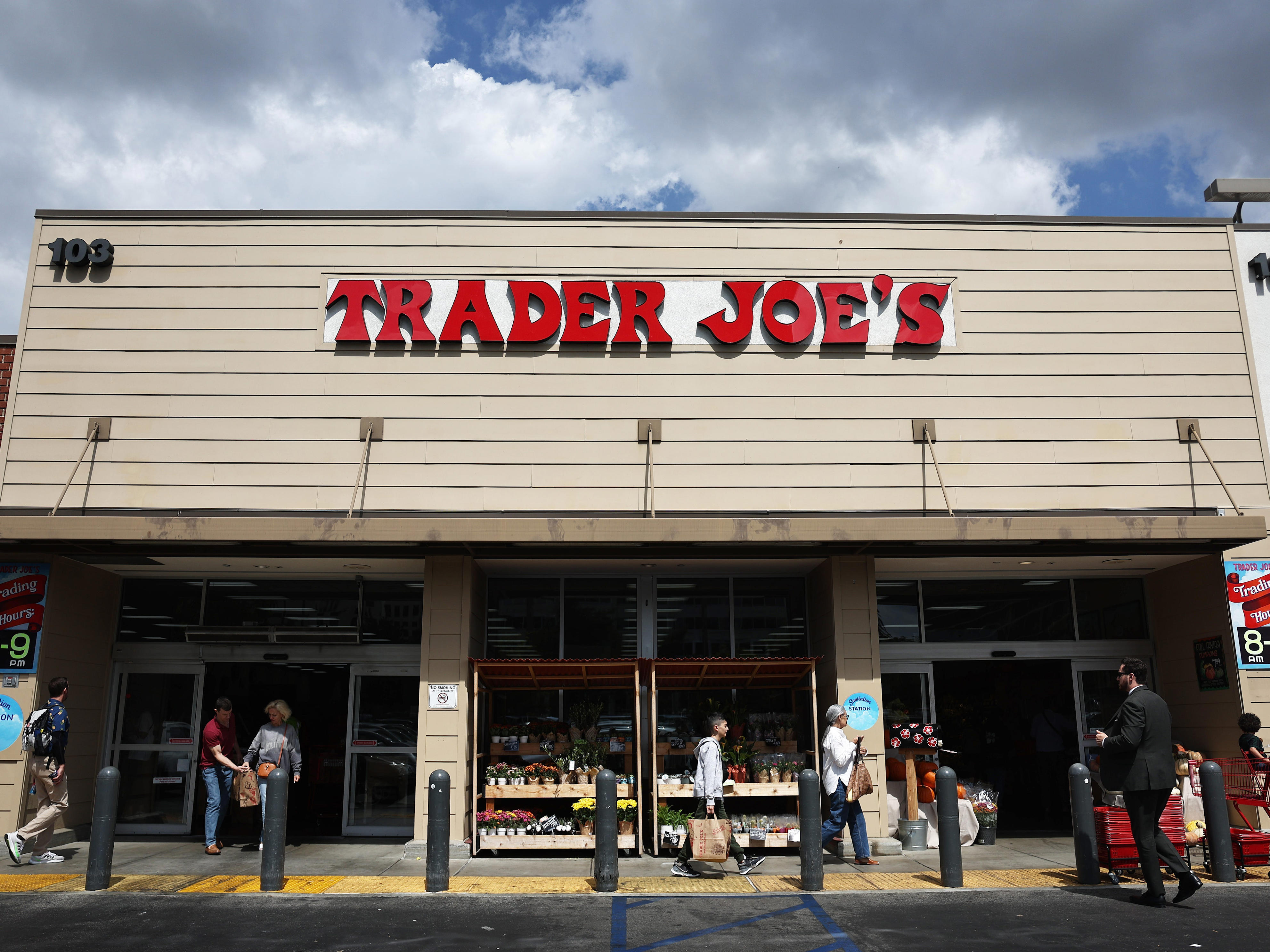 Is Trader Joe's actually healthier than other grocery stores? We put 12 ...