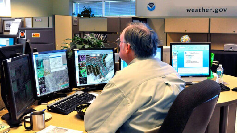 Rare weather warning tells West Coast residents to avoid beaches