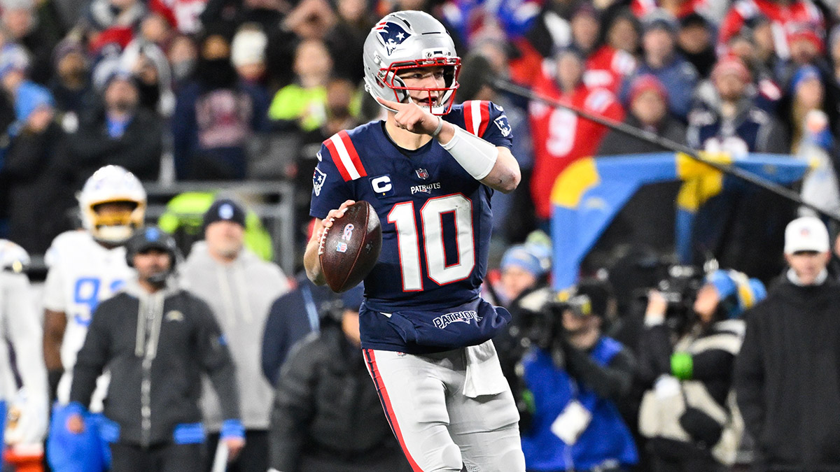 Why Joe Buck sees shades of Peyton Manning in Drake Maye