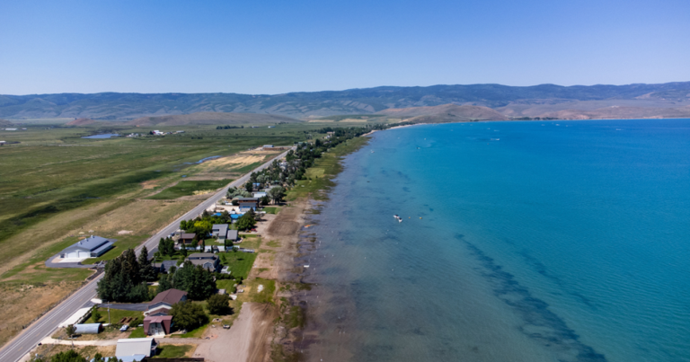 Discover this tiny lakefront town in Utah - perfect for a day trip