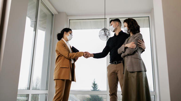 Mortgage rates plunge to lowest level in 3+ years, shocking homebuyers