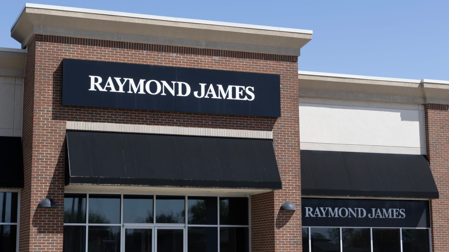 Raymond James to acquire Clark Capital Management