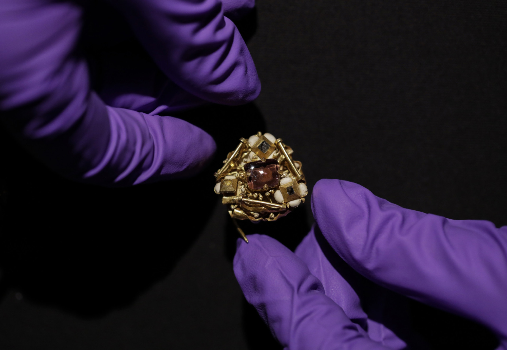 The fascinating history of jewelry through the years