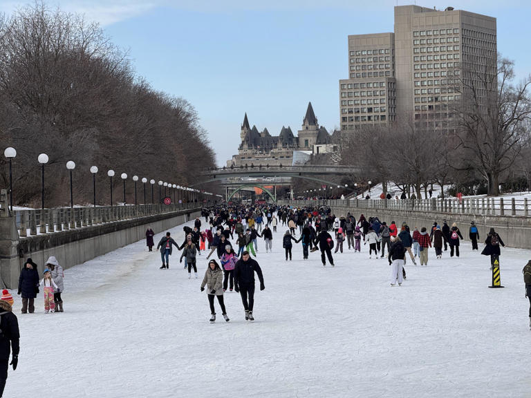 La patinoire du canal Rideau ouvre à nouveau