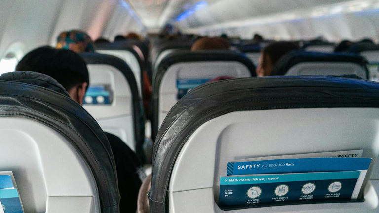 Quit being so antisocial—getting to know your plane seatmate is a good idea