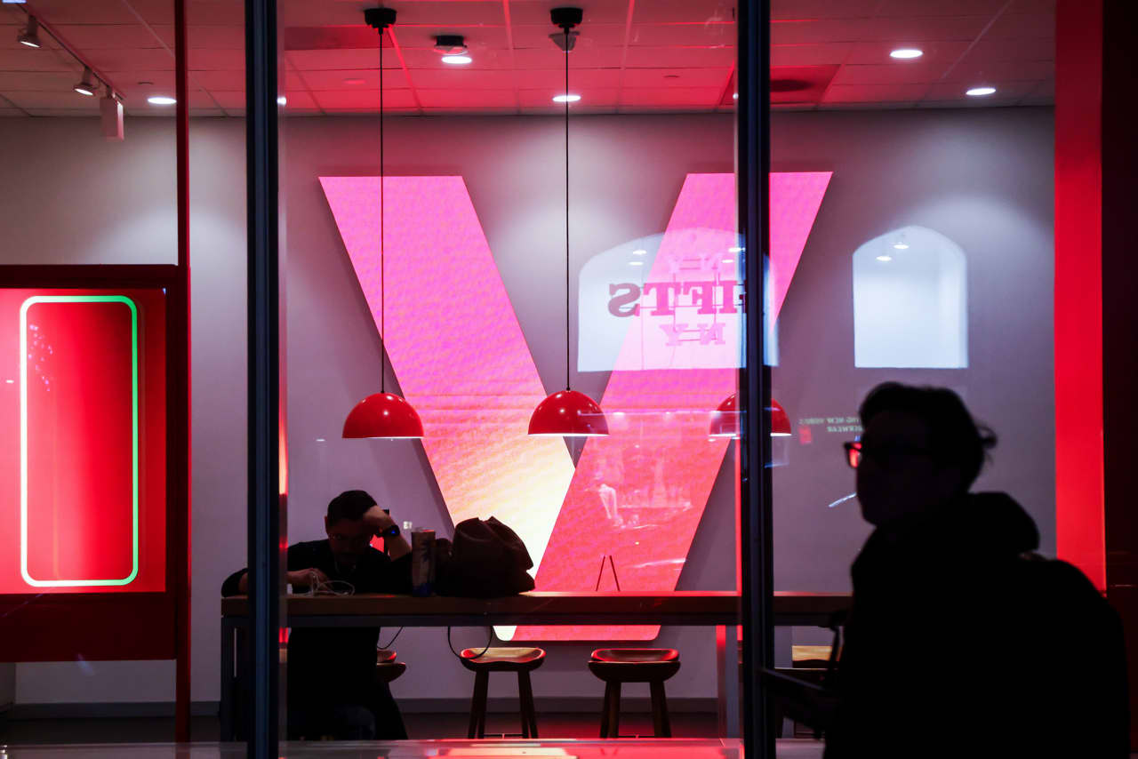 Verizon’s outage rebates could total $650 million. The dividend costs ...