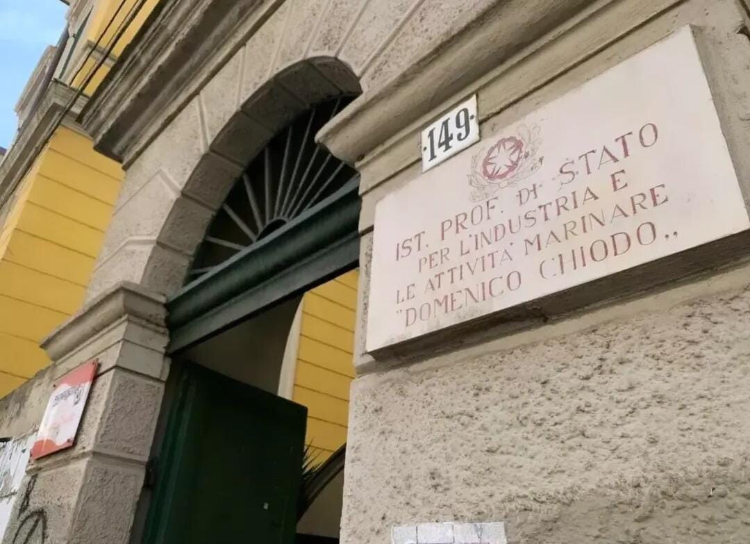 Studente ucciso a La Spezia, controlli con metal detector a scuola