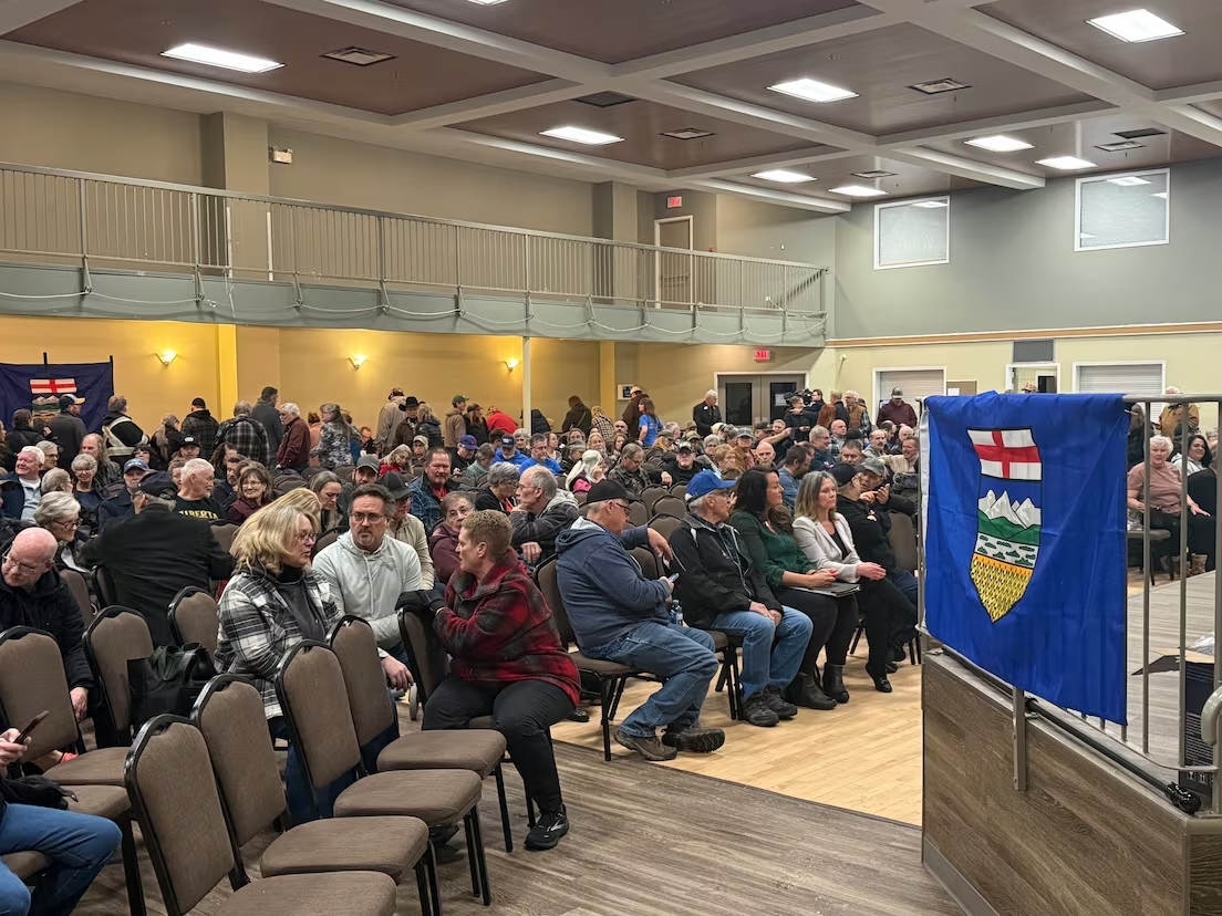 Người Alberta xếp hàng ký kiến nghị ly khai khỏi Canada