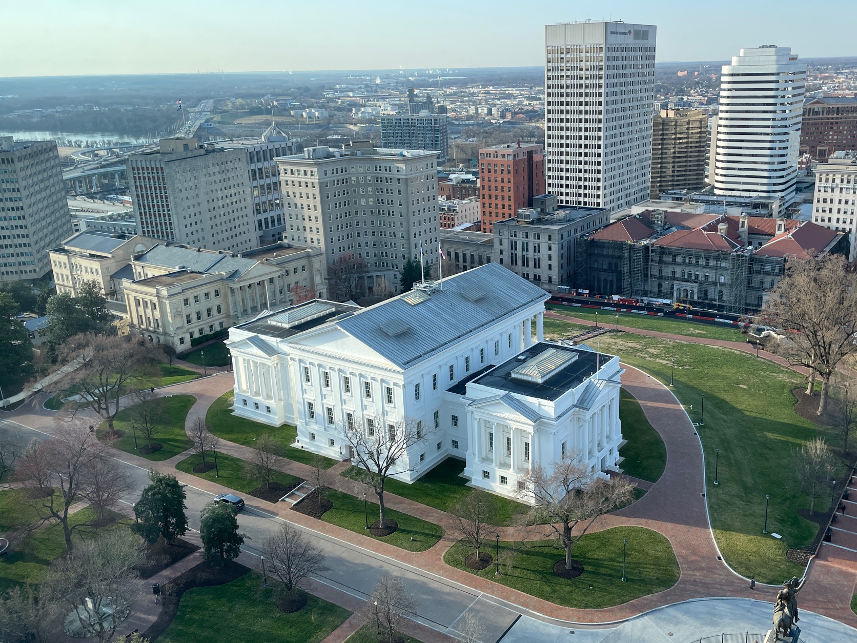 Virginia Democrats advance redistricting, 3 other proposed amendments