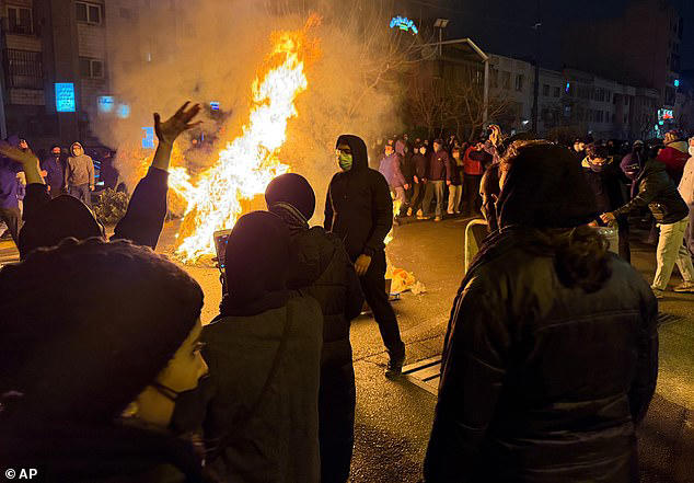 Exiled Iranian crown prince urges Trump to carry out 'surgical strike ...