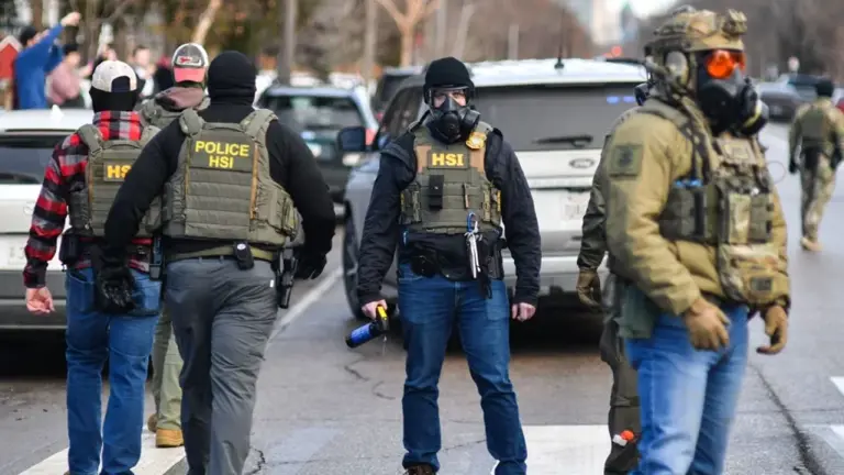 ICE busca a exfederal vinculado a 'El Mayo' Zambada