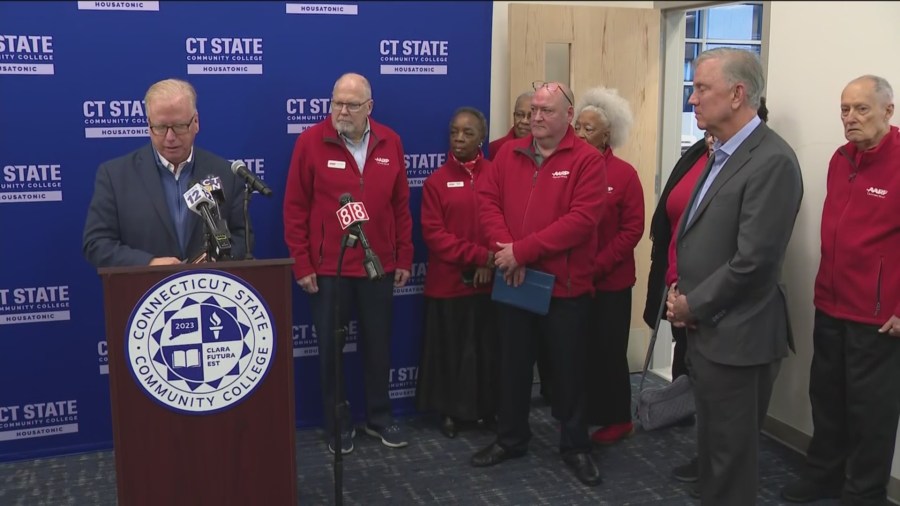 Lamont previews federal tax changes