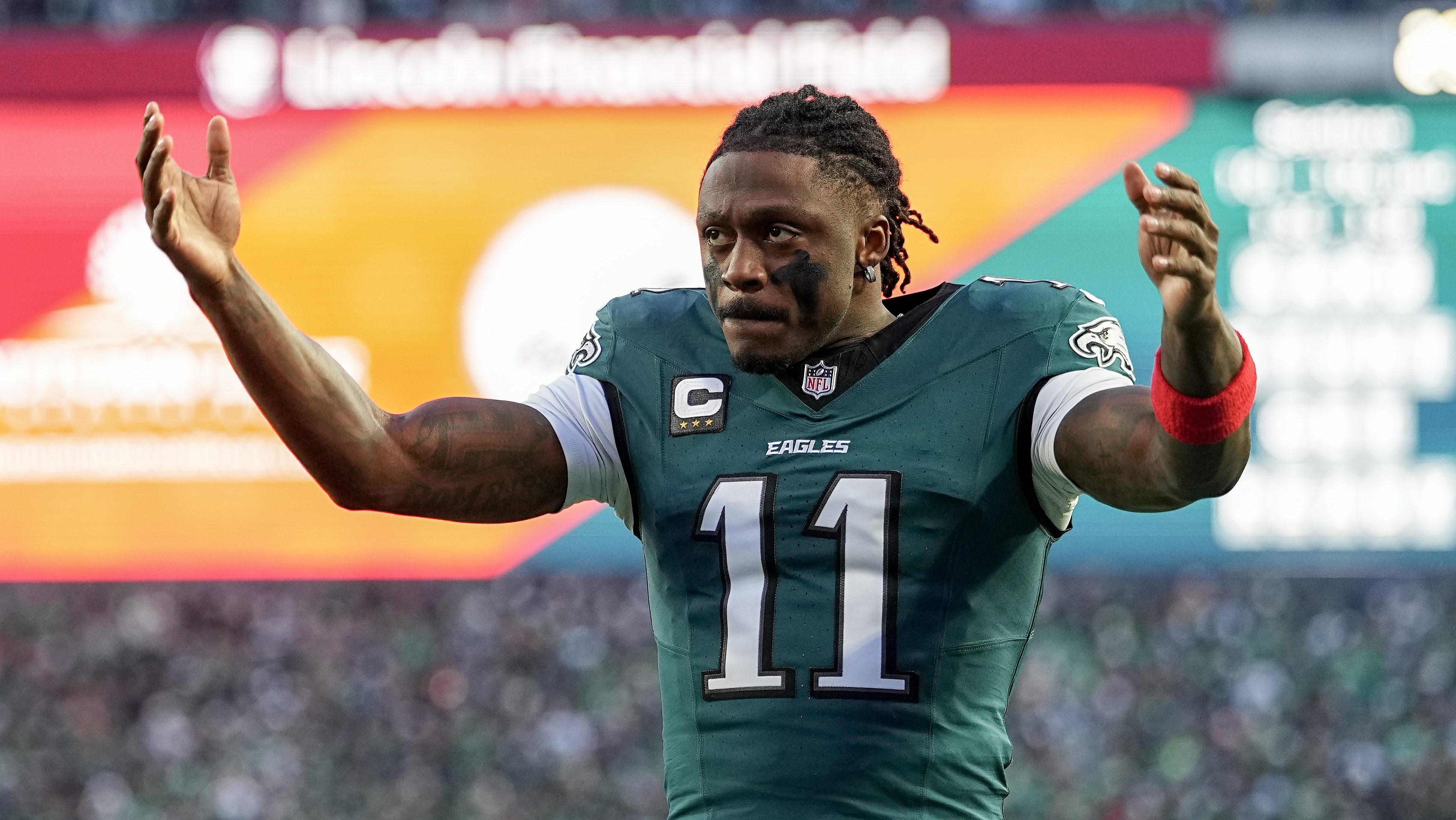 NFL legend: Eagles don’t have an AJ Brown problem, they have a QB problem