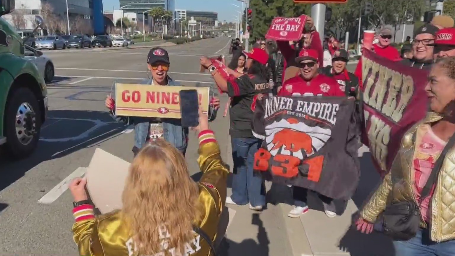 49er Faithful salute the team as it heads to Seattle for divisional ...
