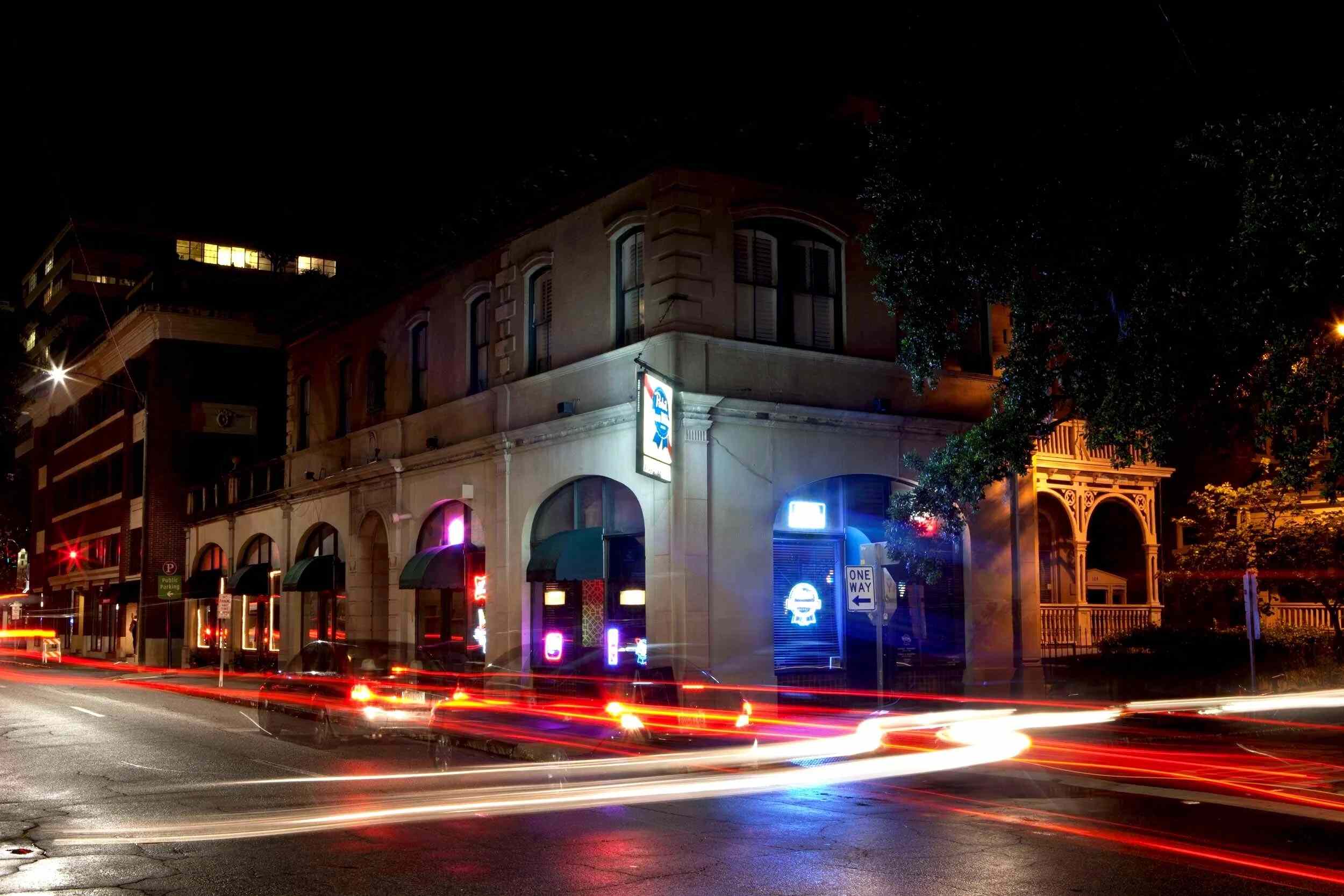 This cash-only dive bar in Savannah was once a favorite of Jimmy Carter