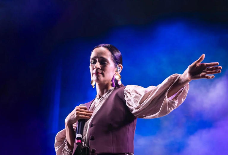Julieta Venegas opens norteña tour with show in Tijuana