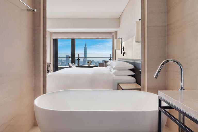 Taipei Marriott Hotel review: Panoramic city views and varied dining ...