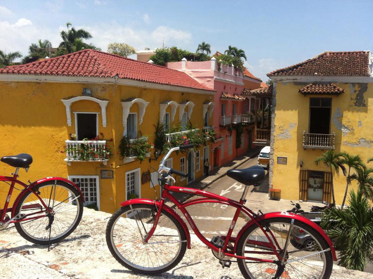 15+ romantic things to do in Cartagena: dining, dancing, and dreaming
