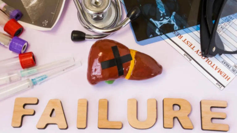 Woman swallows raw fish gallbladder for headache, suffers acute liver ...