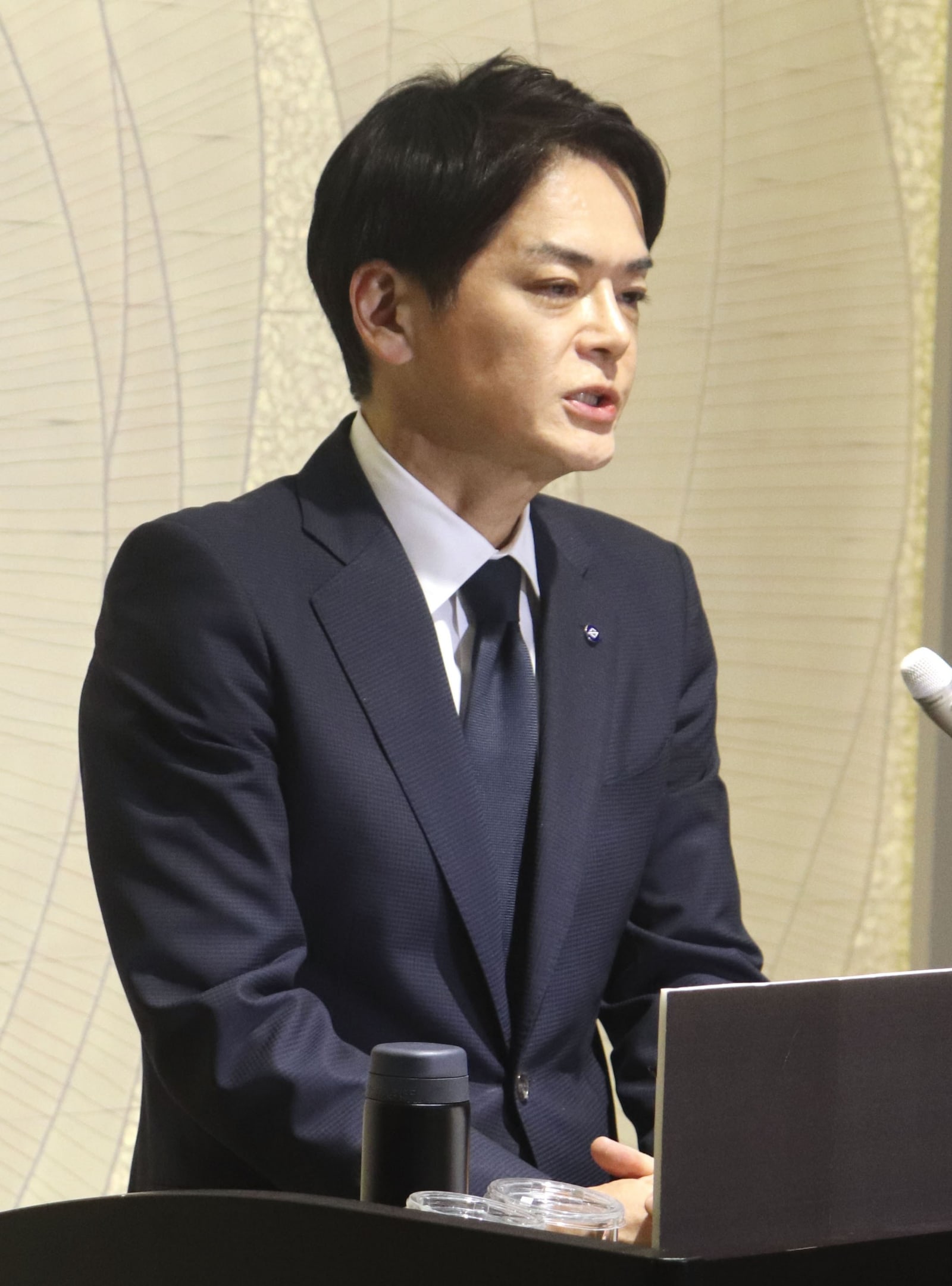 Yokohama mayor admits badmouthing subordinates as "human scum," other names