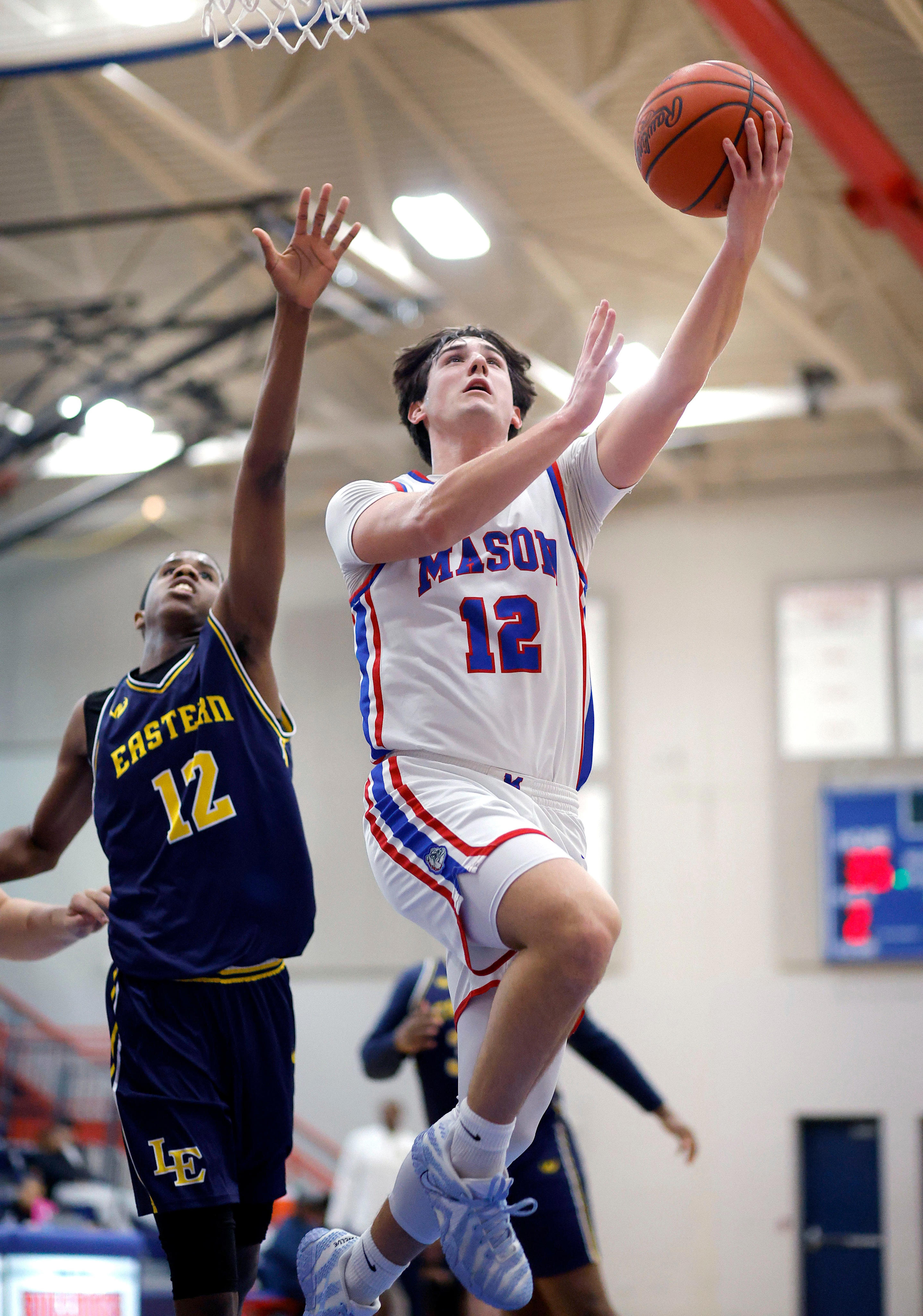 Luke Goss helps Mason basketball top Eastern in CAAC Red battle for first