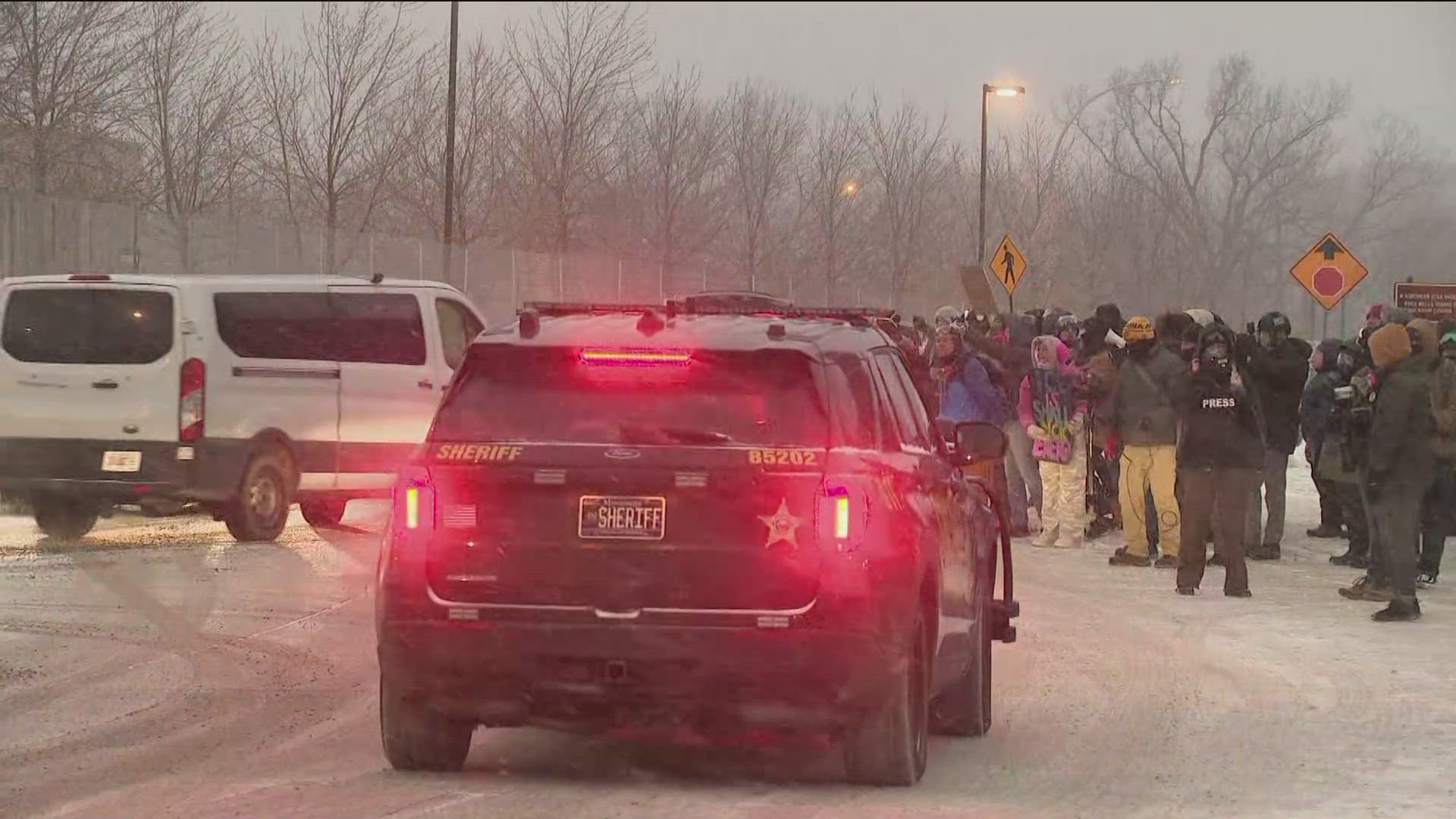 Protests continue outside federal building