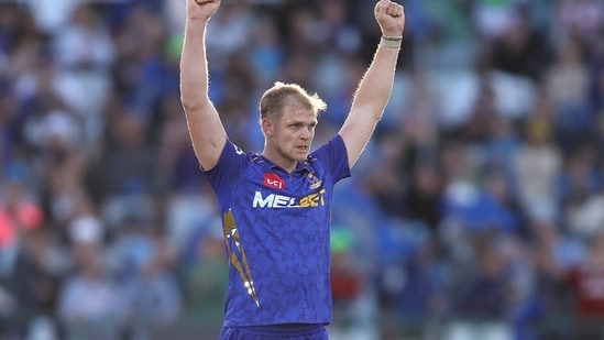 Defending champs MI Cape Town beat Sunrisers to stay in playoffs hunt ...