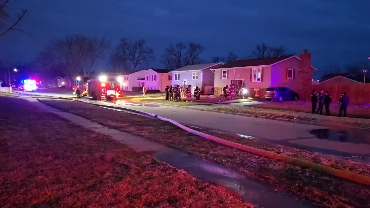 Crews respond to Moline structure fire