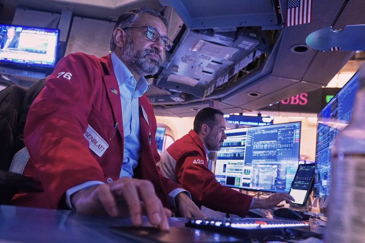 Stock markets take breather at end of turbulent week