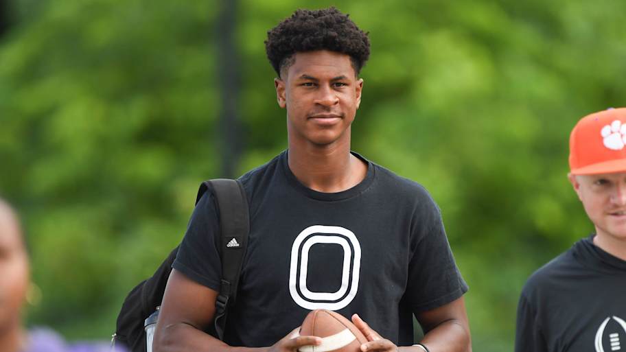 Nation's No. 1 quarterback prospect announces top 4 schools