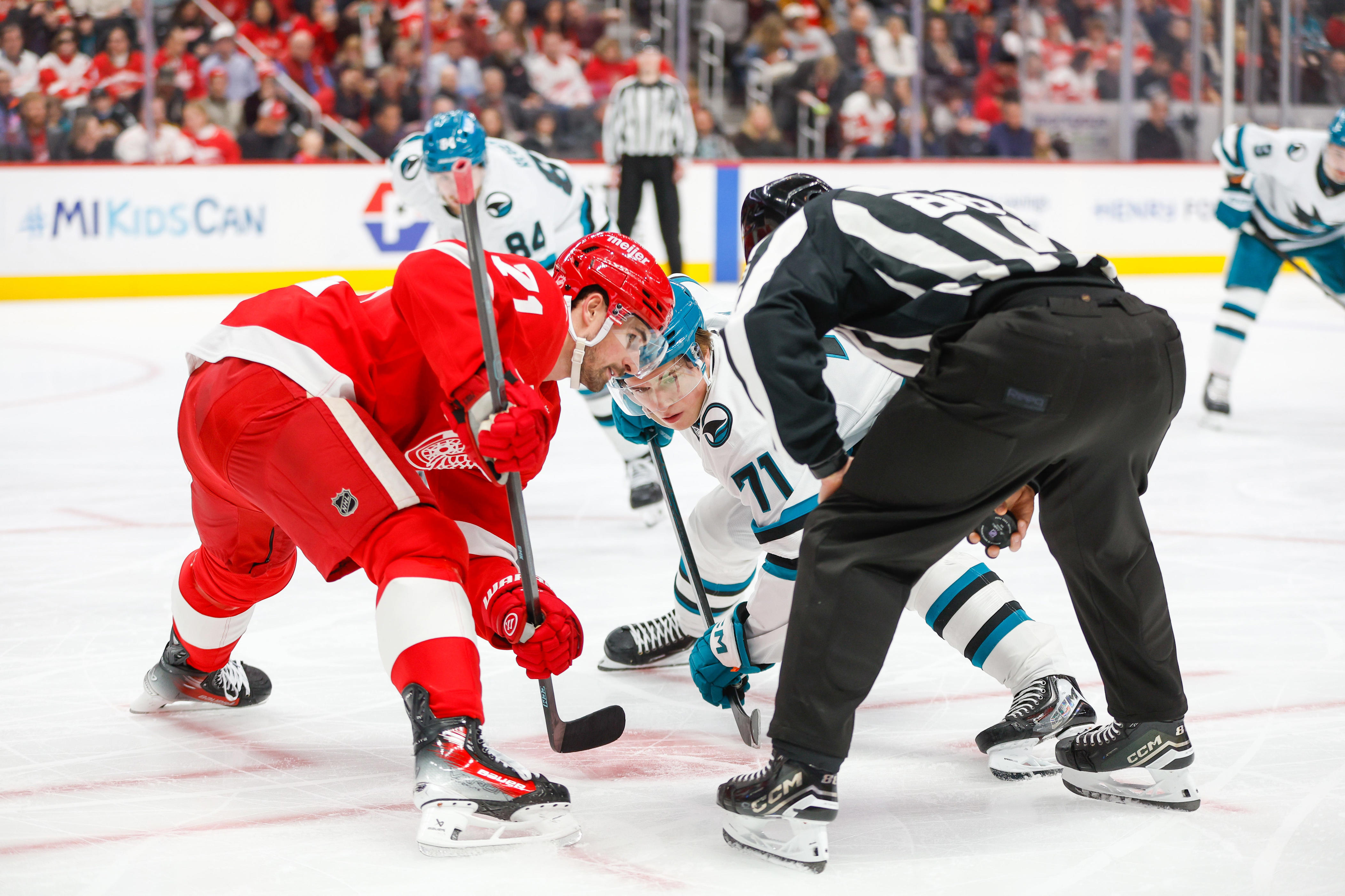 Dylan Larkin, Detroit Red Wings take a bite out of San Jose Sharks, 4-2
