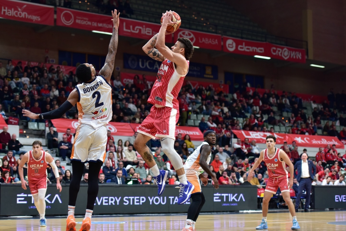 El UCAM Murcia CB recibe al Casademont Zaragoza en busca de batir su ...