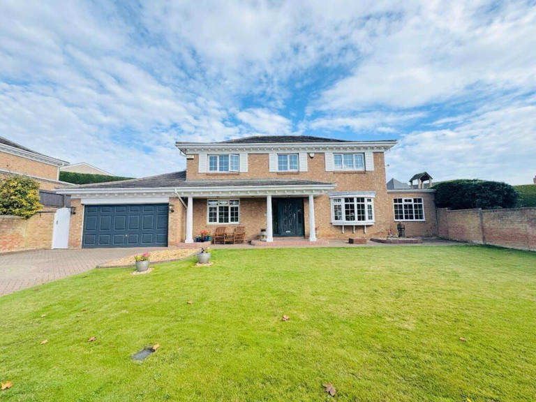 Take a look inside this half a million pound detached house in the West ...