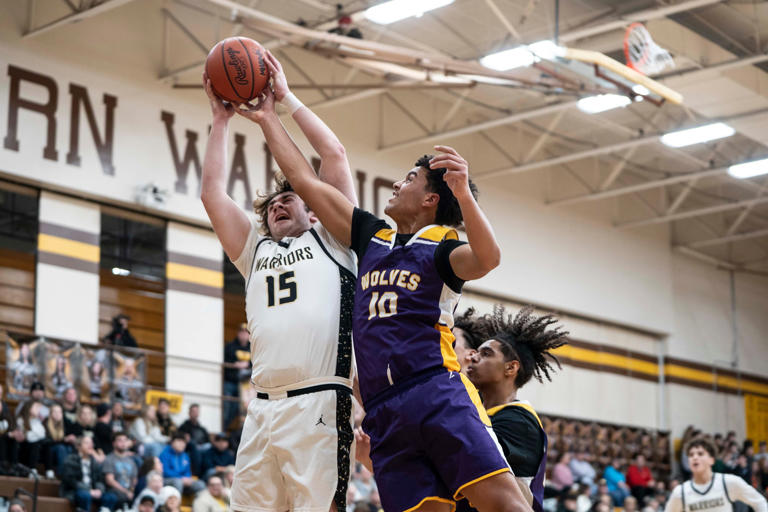 Bay City Western is confident bunch in high-scoring victory over Central