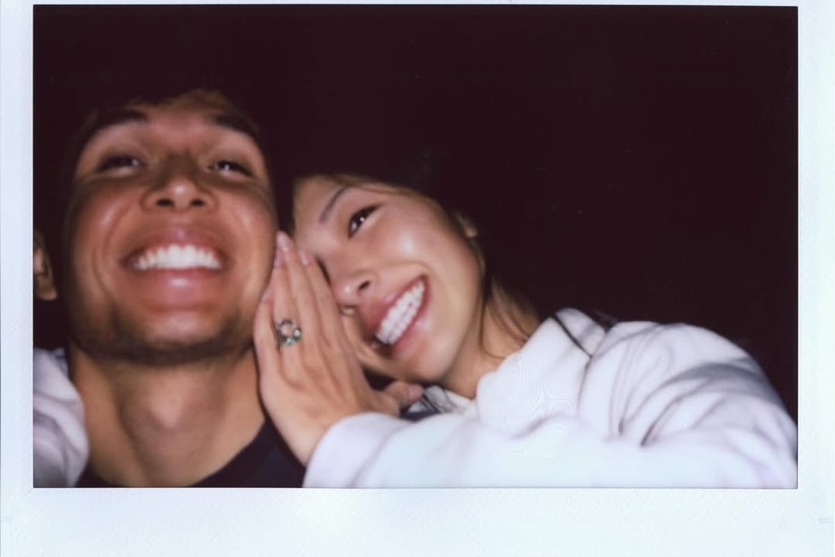F1 driver Alex Albon gets engaged to golf star Lily Muni