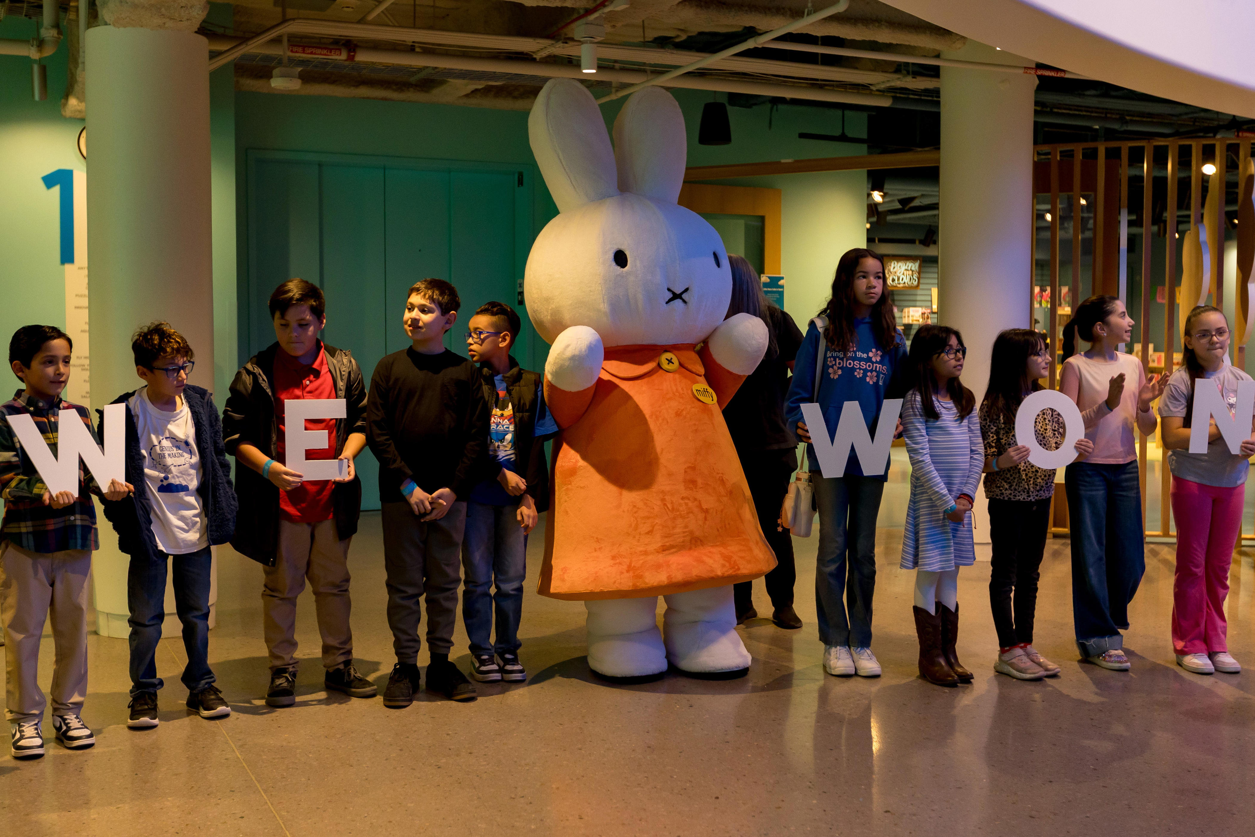 La Nube leaders celebrate prestigious Hands On International Award