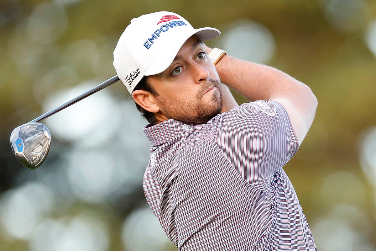 Sony Open updates: Davis Riley leads, Vijay Singh looks to make cut