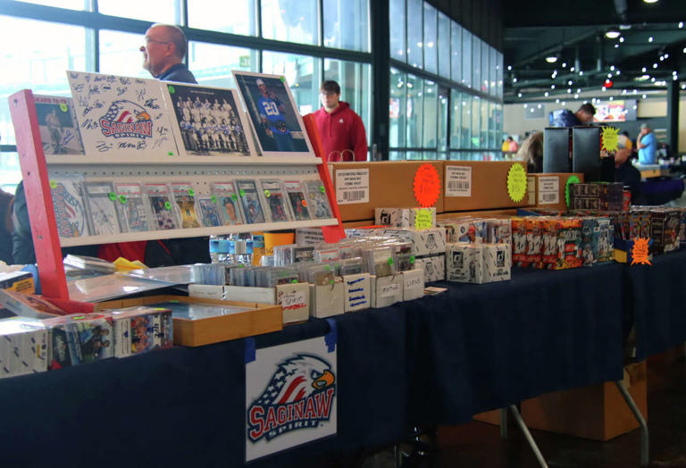 Photos: Collectors pack Dow Diamond for inaugural sports card show