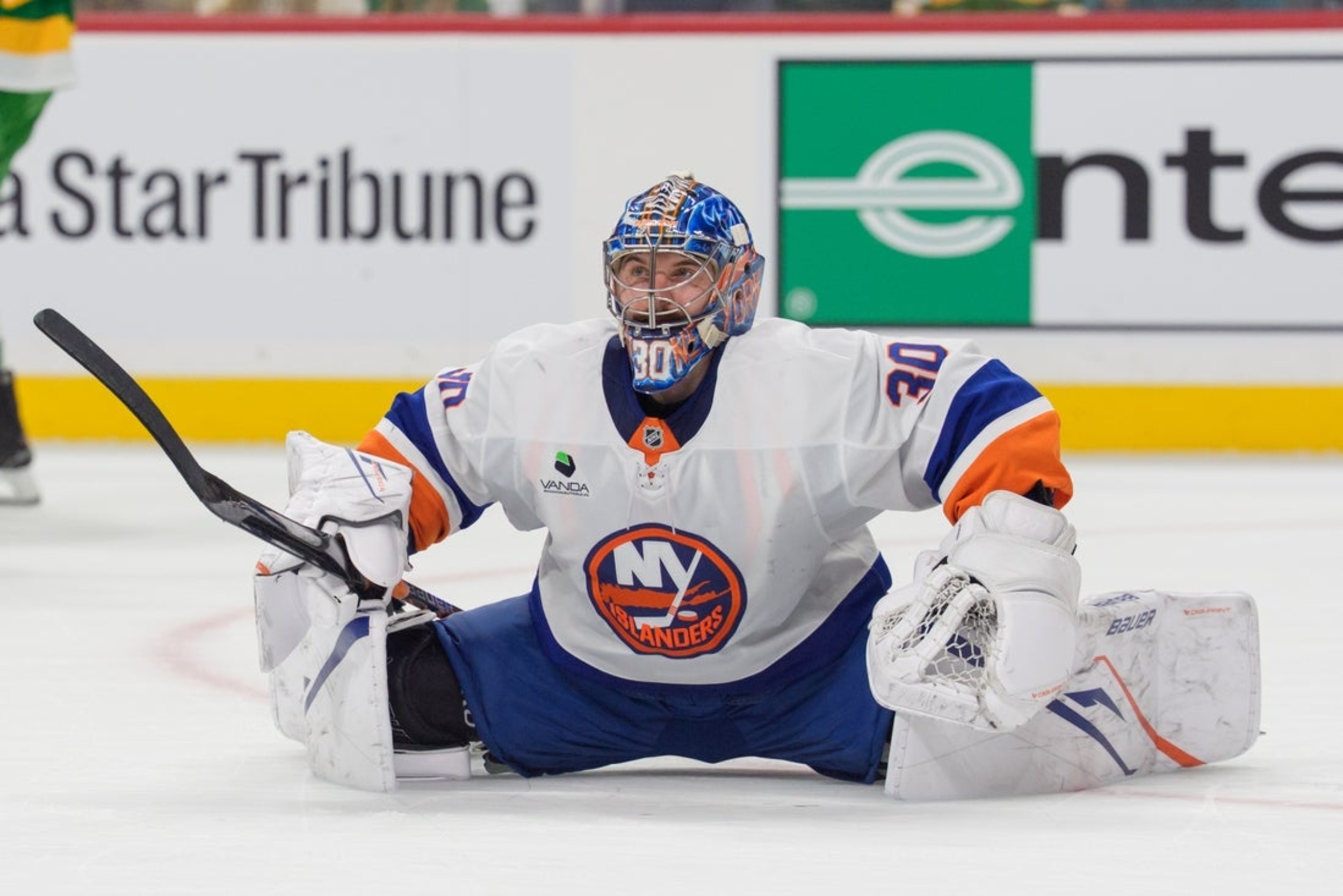Islanders looking to continue road roll against Flames