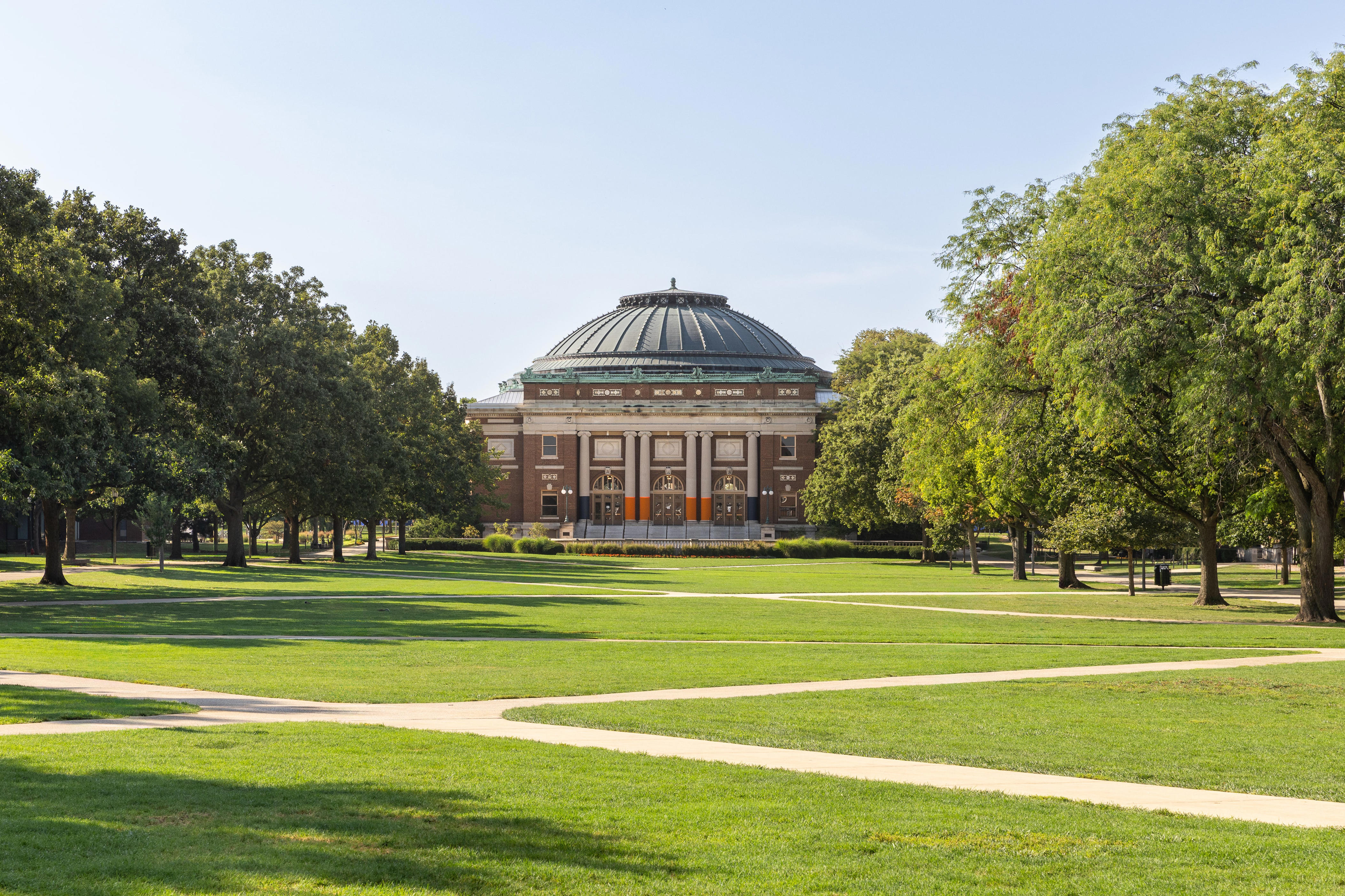 University of Illinois is raising tuition by 2%