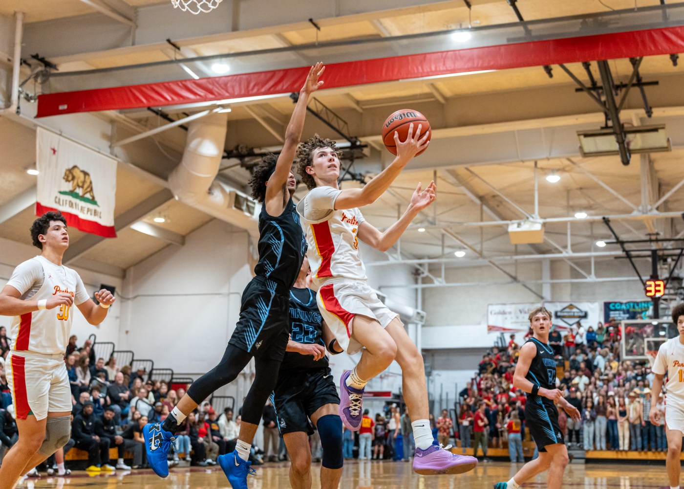 Panthers’ height troubles Vikings in first EAL matchup