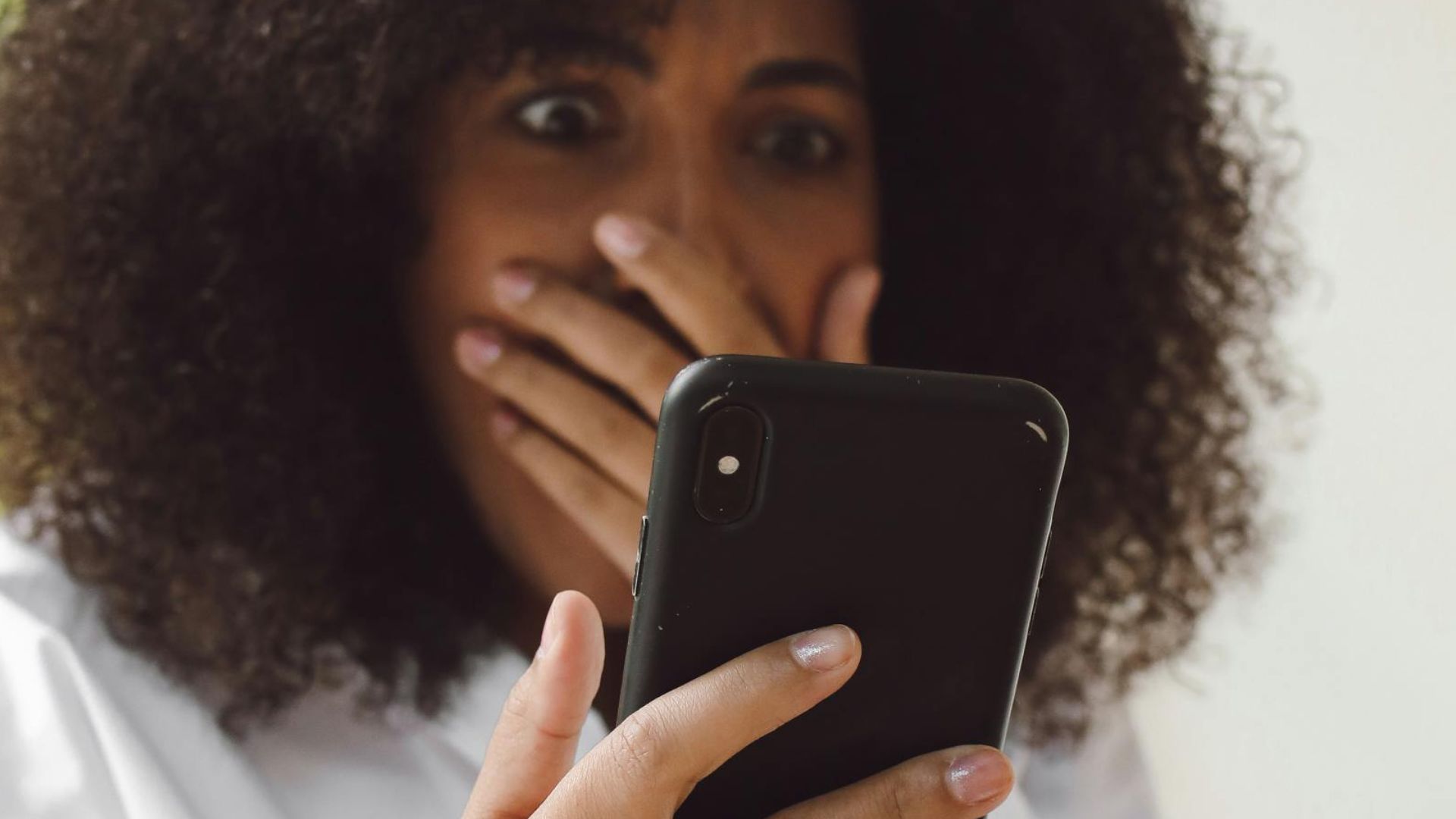 How to tell your phone is hacked before scammers destroy your life