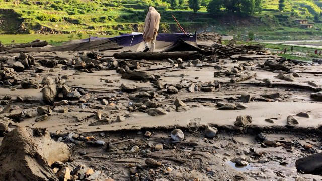 Farmers fight back against massive companies after crops are destroyed ...