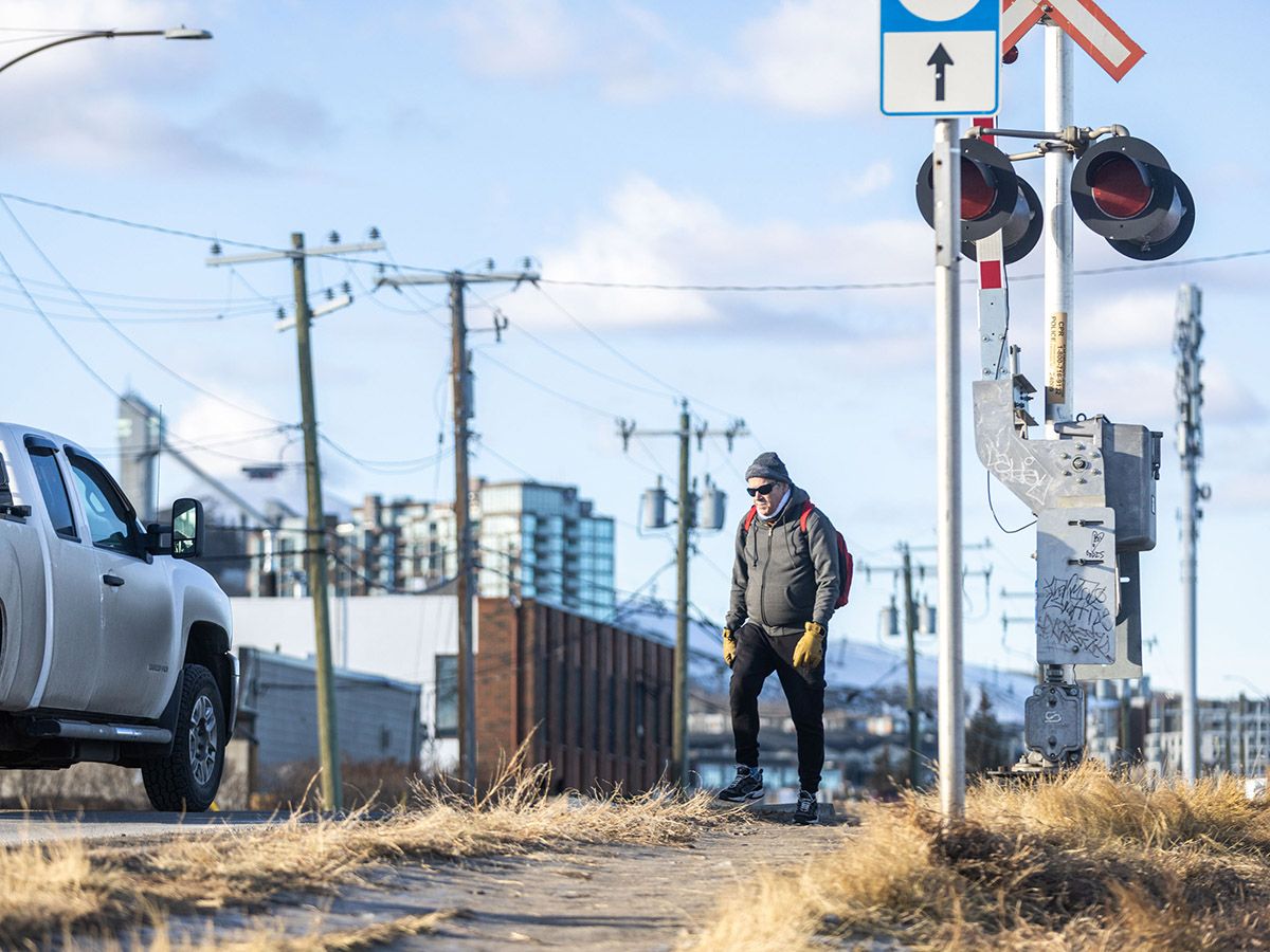 'Treacherous:' Bowness residents rail against 'neglected' train crossing