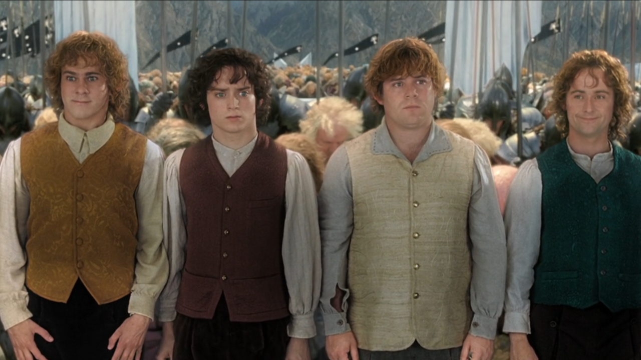 AMC is getting a classic LOTR anniversary popcorn bucket, and please ...