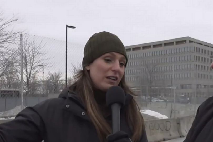 Fox News correspondent left flustered over protestor's perfect comeback ...